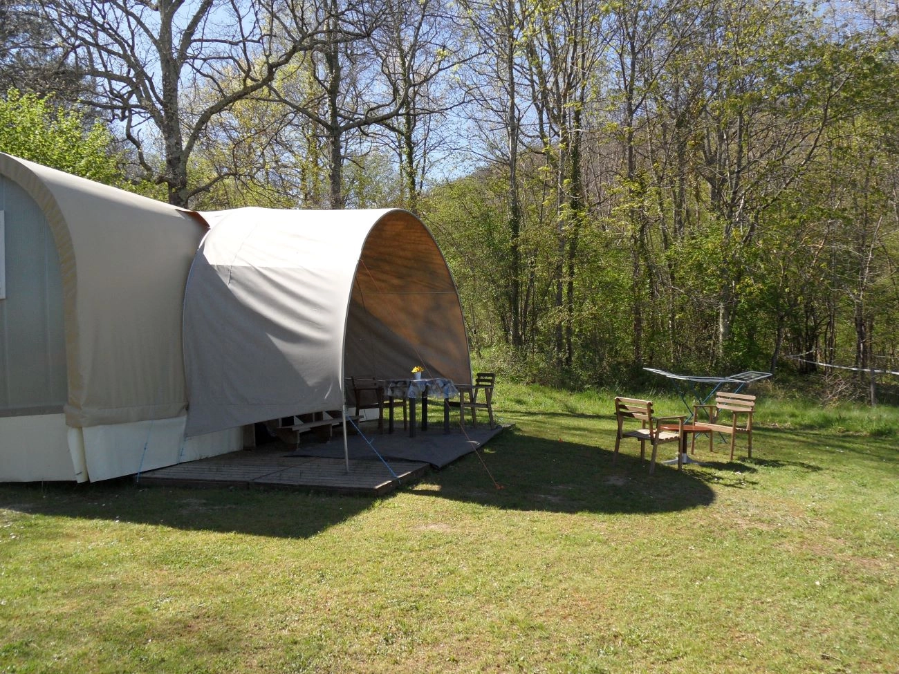Campsite - Camping naturiste 3 * Millefleurs en Ariège, South of France